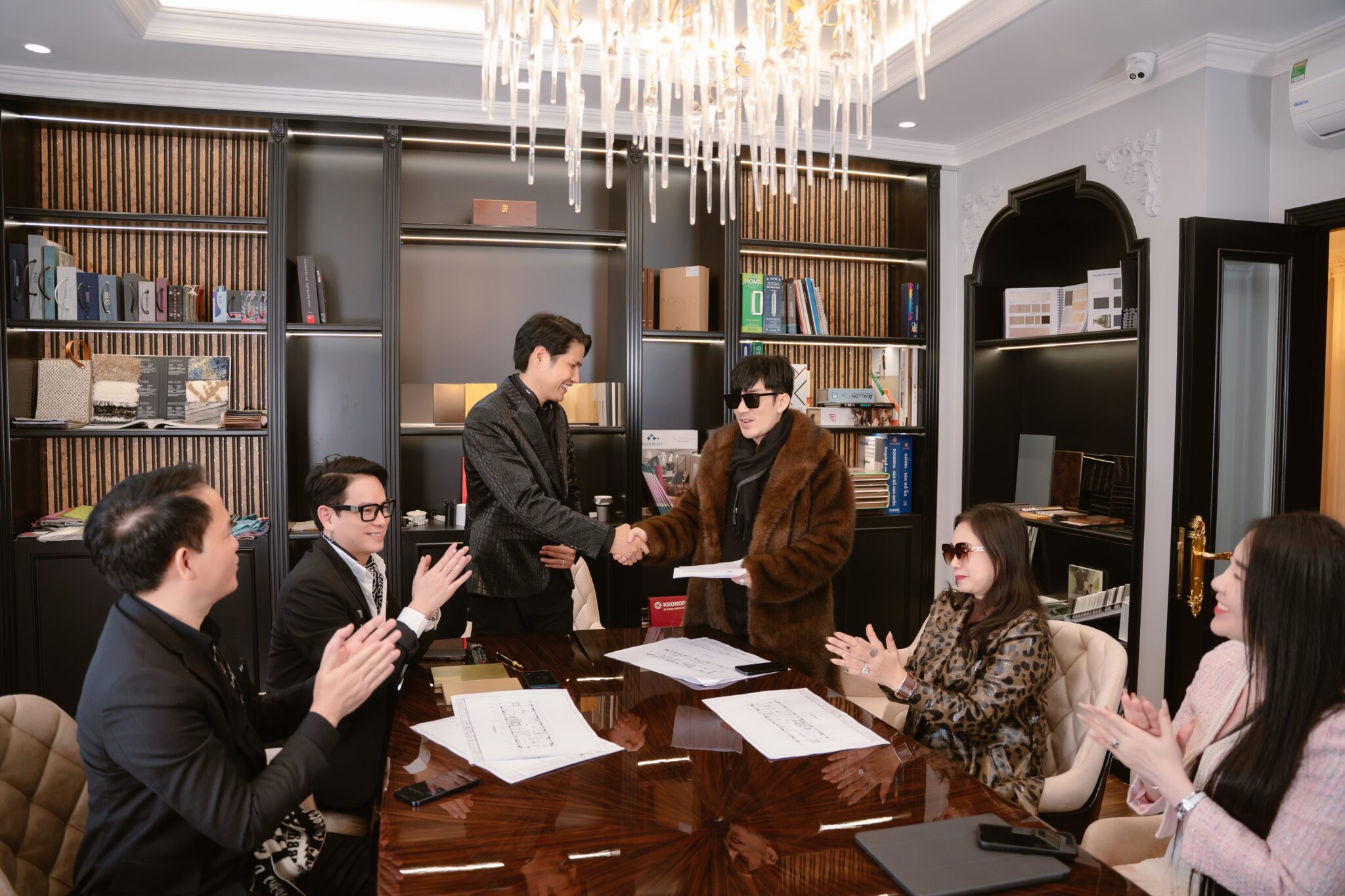 Trang chủ - Shang House